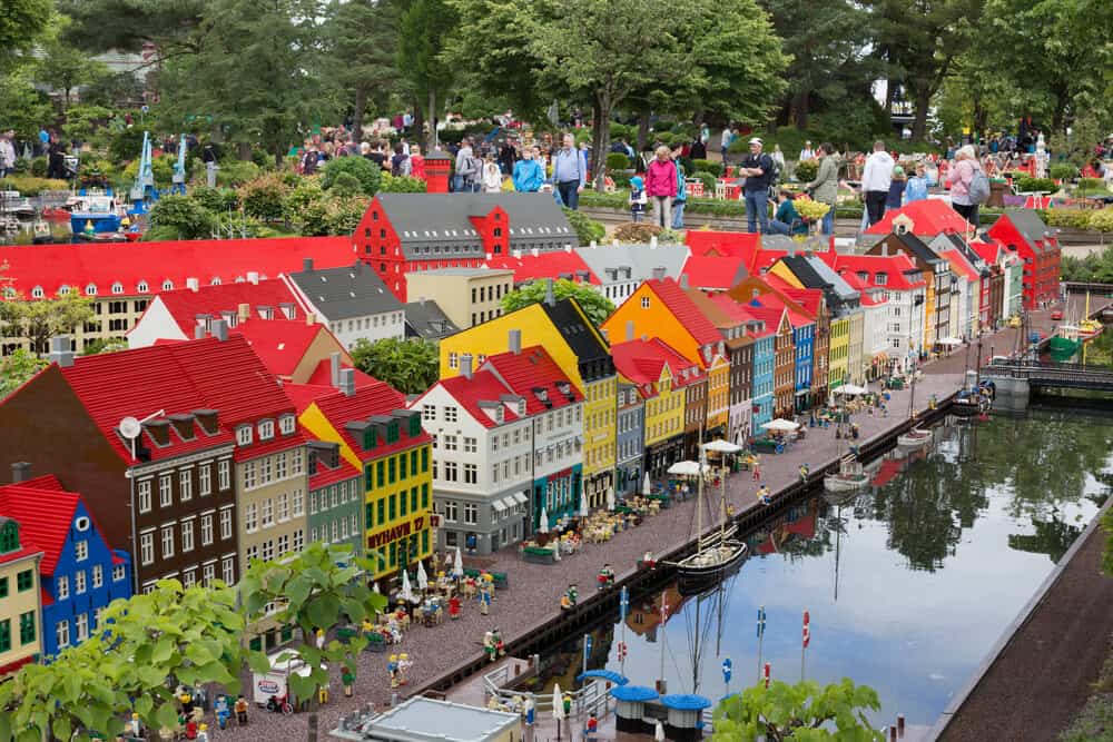 פארק לגולנד בילונד + מלון לגו לנד (The Legoland Billund Resort)